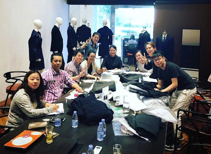 [Barney Cheng] Fashion Designer 채용 공고 | 원티드